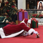 Malls Open Early So Kids With Autism Can Meet Santa In a Calm Setting